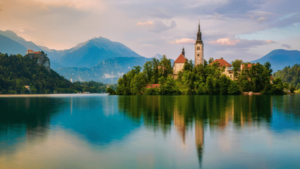 Slovenia by car: 3 itineraries to explore the country